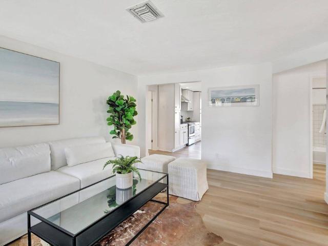 Luxury Villa for rent in Hollywood, Florida