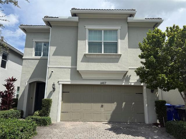 Luxury Villa for rent in Hollywood, Florida