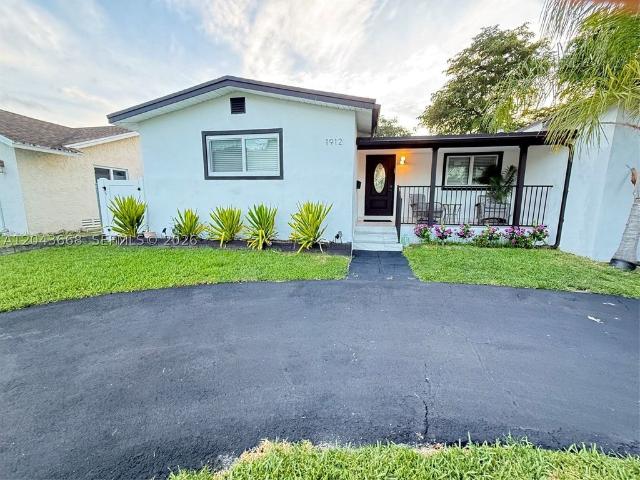 Luxury Villa for rent in Hollywood, Florida