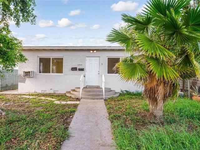 Luxury Villa for rent in Hollywood, Florida