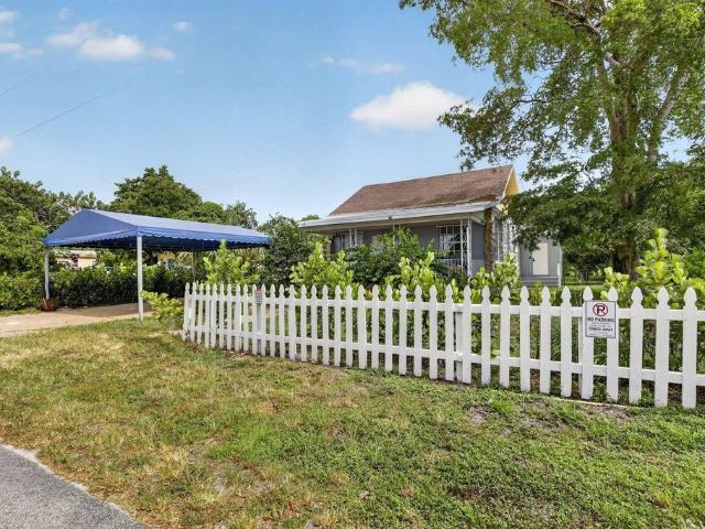 Luxury Villa for rent in Hollywood, Florida