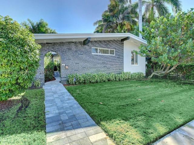 Luxury Villa for rent in Hollywood, Florida