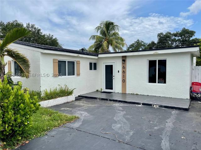 Luxury Villa for rent in Hollywood, Florida