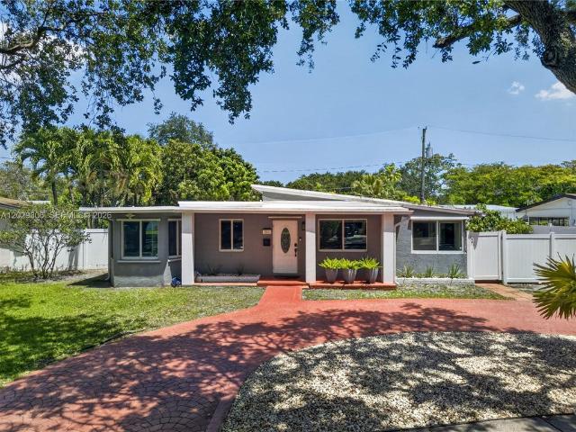 Luxury Villa for rent in Hollywood, United States