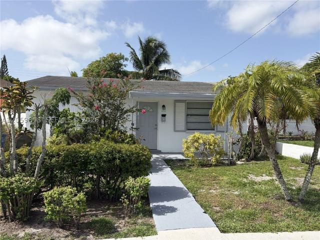 2 bedroom luxury Villa for rent in Hallandale, Florida