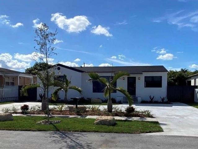 Luxury Villa for rent in Hialeah, Florida