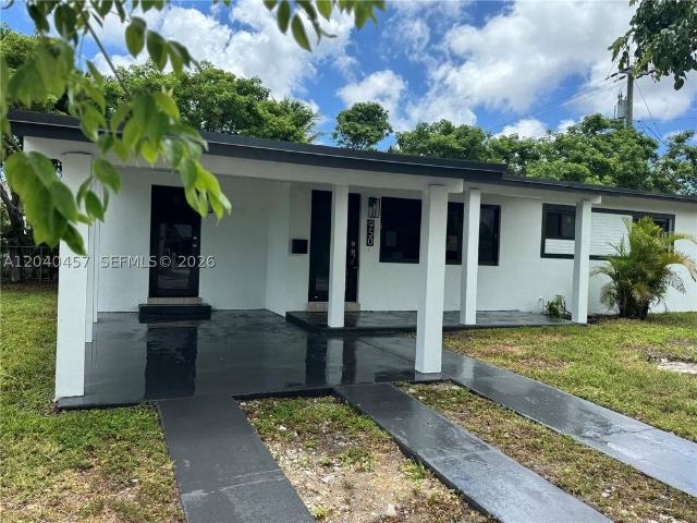 Luxury Villa for rent in Hialeah, Florida