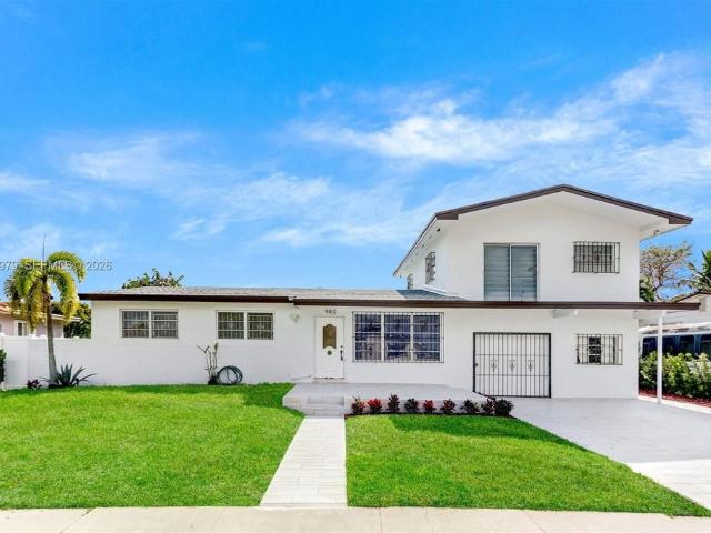 Luxury Villa for rent in Hialeah, Florida