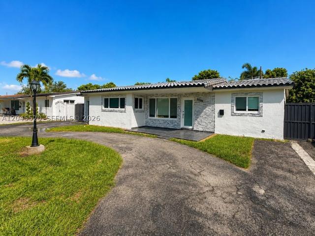 Luxury Villa for rent in Hialeah, Florida