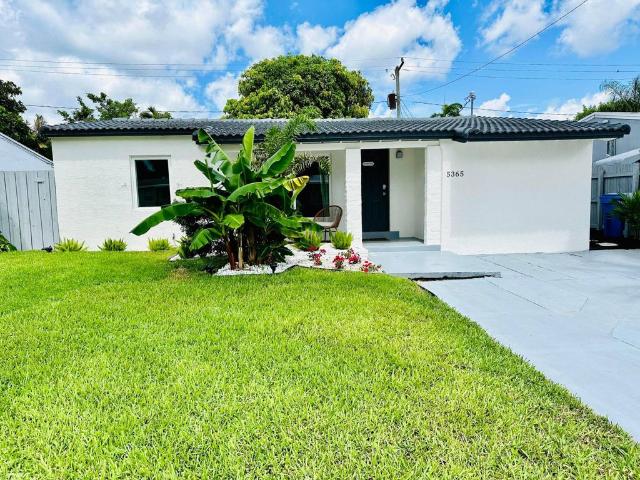 Luxury Villa for rent in Oakland Park, Florida