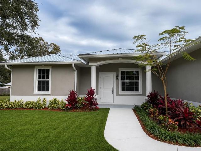 Luxury Villa for rent in Okeechobee, Florida