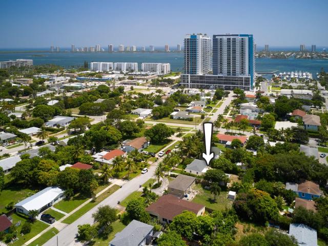 Luxury Villa for rent in Lake Park, Florida