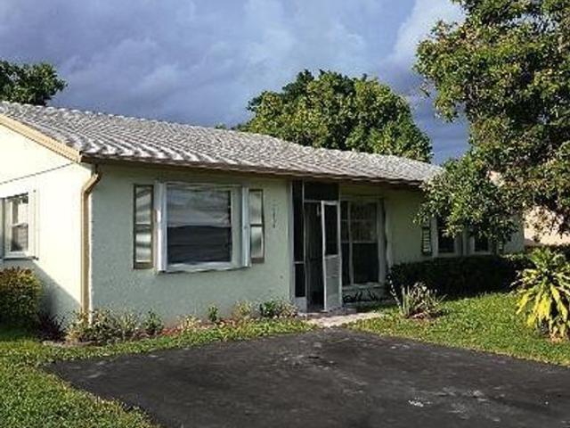 Luxury Villa for rent in Margate, United States