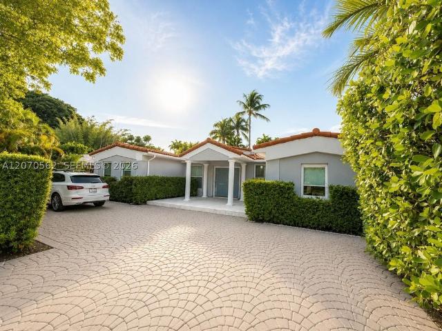 Luxury Villa for rent in Miami Beach, Florida