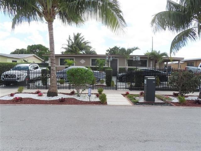 Luxury Villa for rent in Miami Gardens, Florida