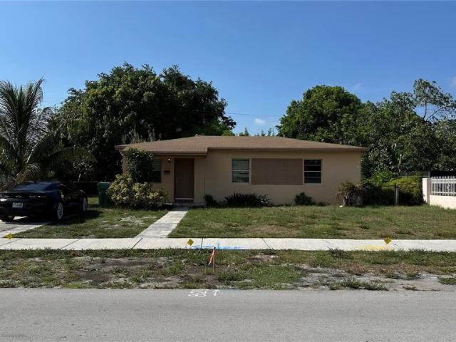Luxury Villa for rent in Miami Gardens, Florida