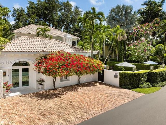 Luxury Villa for rent in Miami, Florida