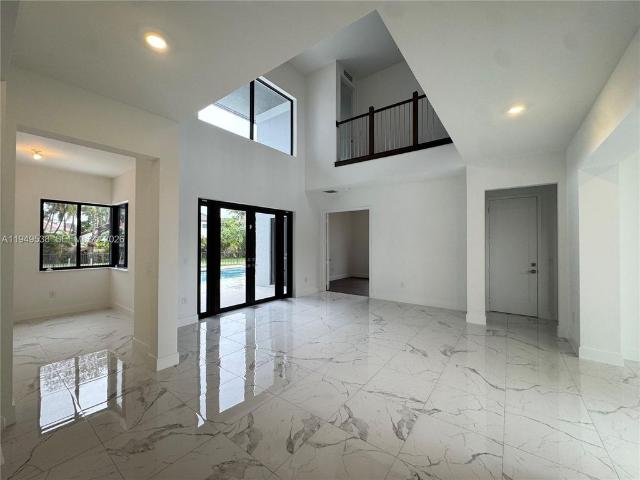 Luxury Villa for rent in Miami, United States