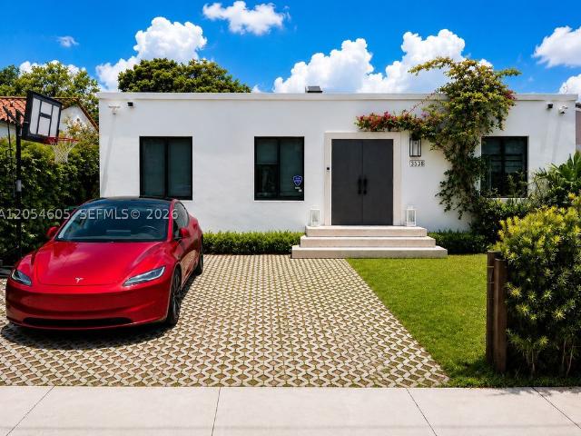 Luxury Villa for rent in Miami, Florida