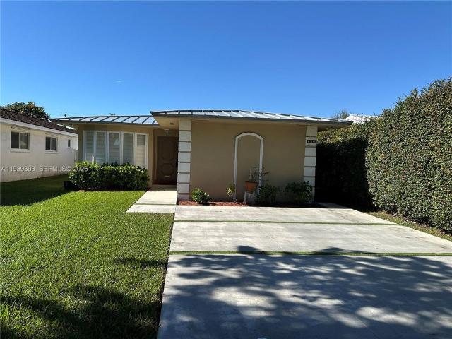 Luxury Villa for rent in Miami Springs, United States
