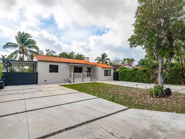 Luxury Villa for rent in Miami Springs, Florida