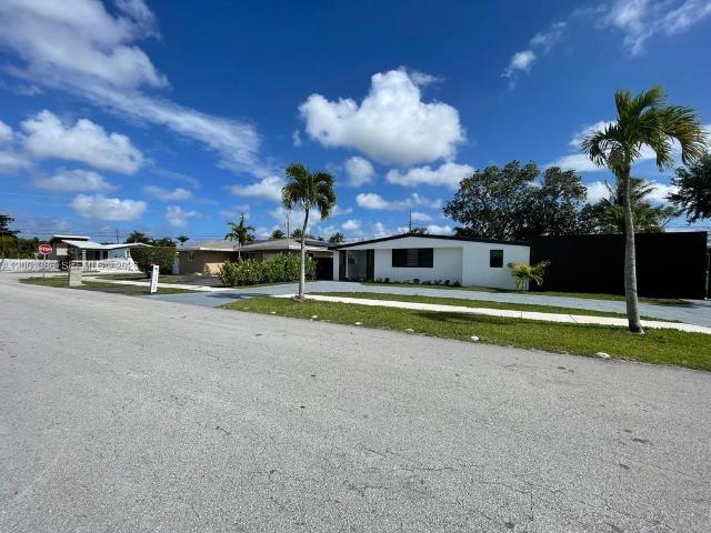 Luxury Villa for rent in Miami, United States