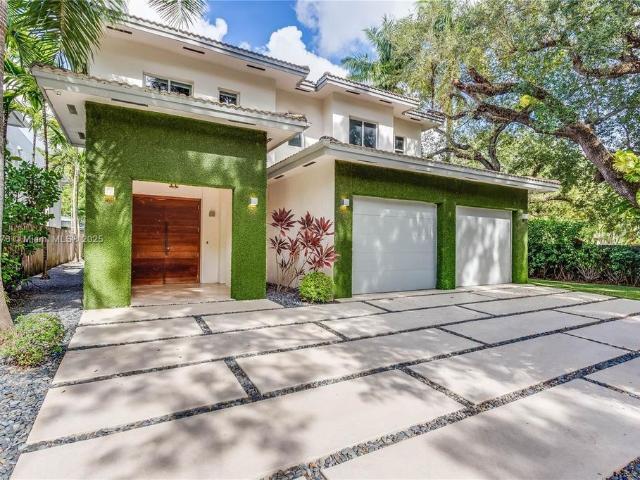Luxury Villa for rent in Miami, United States
