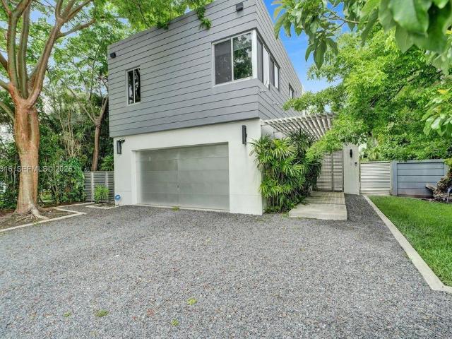 Luxury Villa for rent in Miami, United States