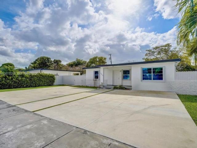 Luxury Villa for rent in Miami, United States