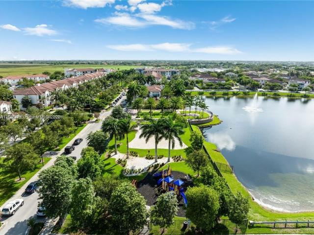 Luxury Villa for rent in Miami, United States