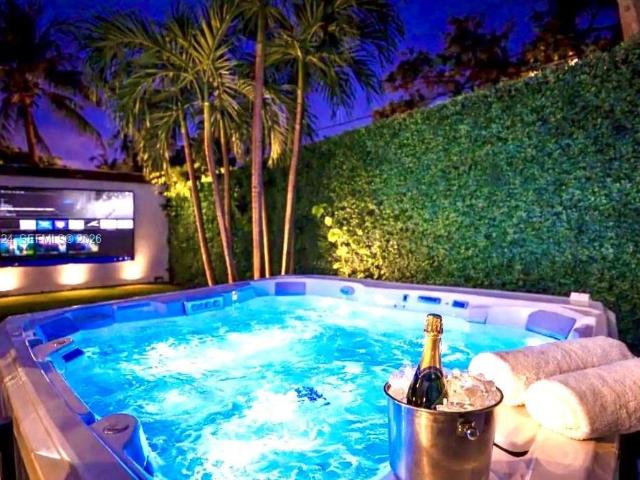 Luxury Villa for rent in Miami, United States