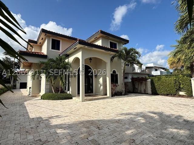 Luxury Villa for rent in Miami, United States