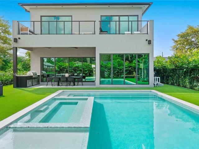 Luxury Villa for rent in Miami, United States