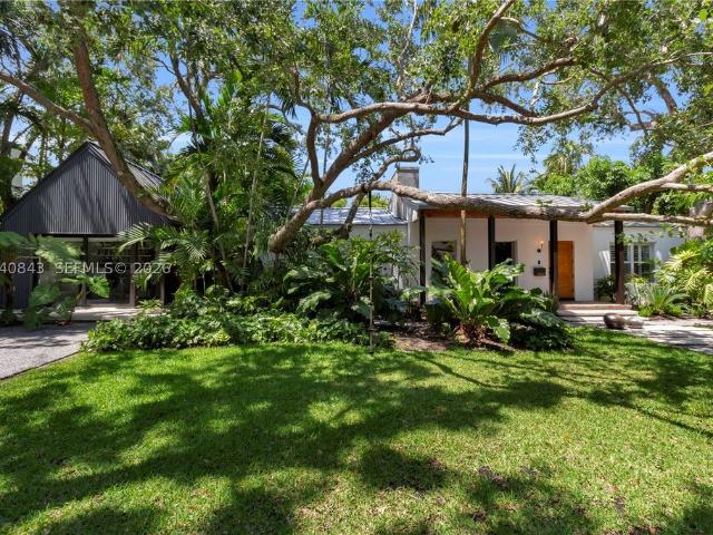 Luxury Villa for rent in Miami, United States
