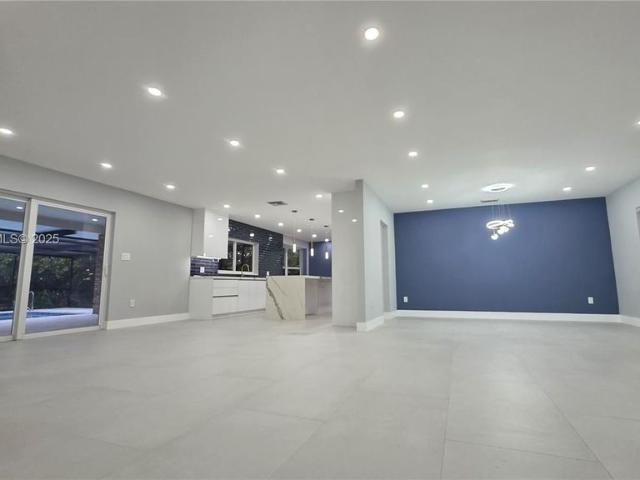 Luxury Villa for rent in Miami, United States