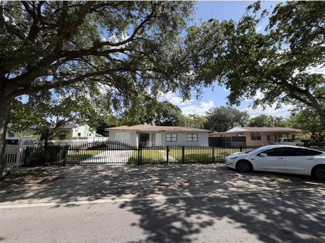 Luxury Villa for rent in North Miami, United States
