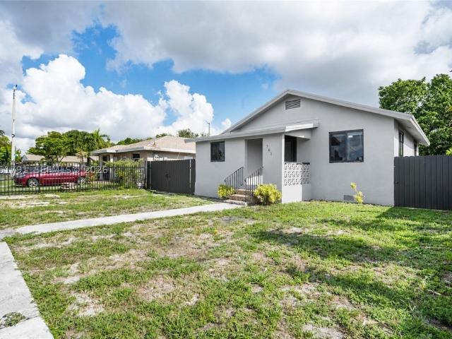 Luxury Villa for rent in North Miami, United States