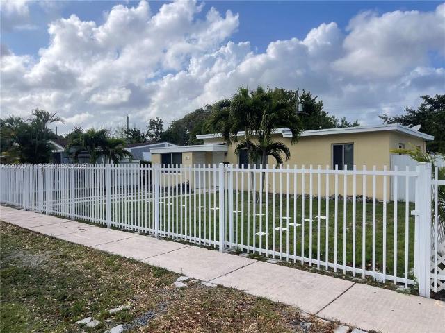 Luxury Villa for rent in North Miami, United States