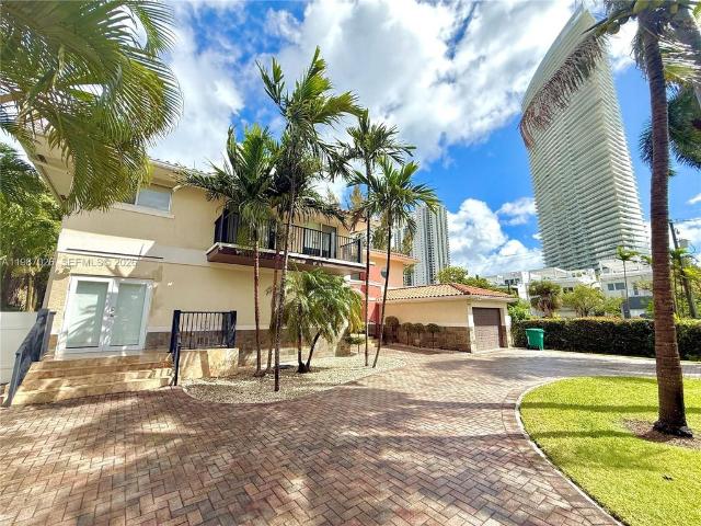 Luxury Villa for rent in Sunny Isles Beach, United States