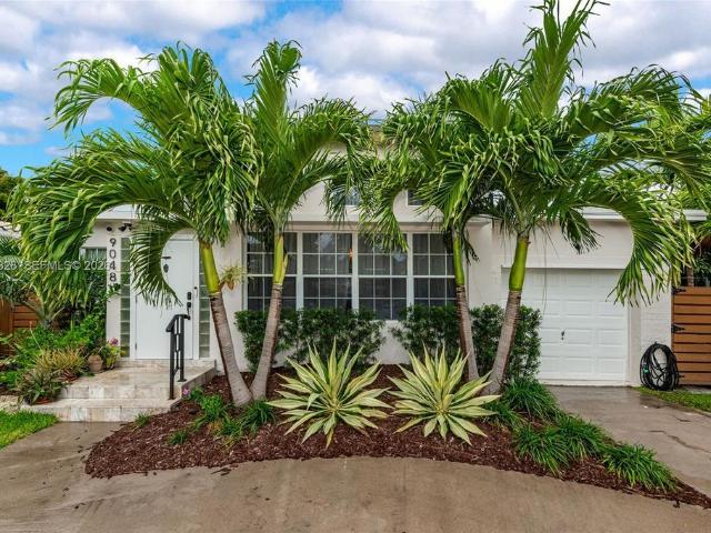 Luxury Villa for rent in Surfside, Florida