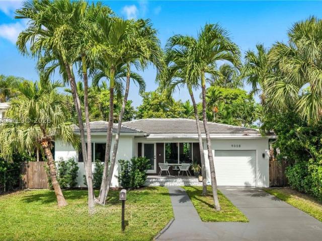 Luxury Villa for rent in Surfside, United States