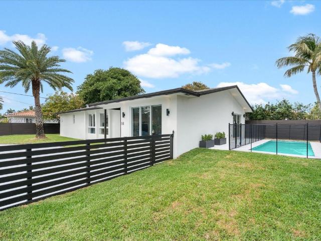 Luxury Villa for rent in Surfside, United States