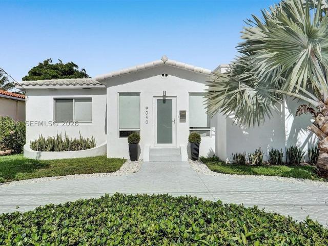 Luxury Villa for rent in Surfside, United States