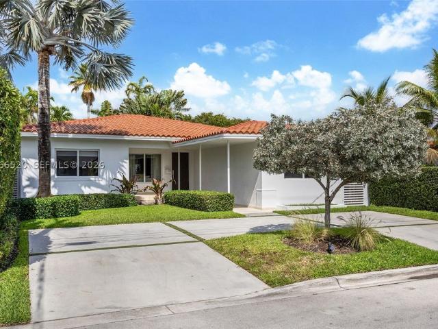 Luxury Villa for rent in Surfside, United States