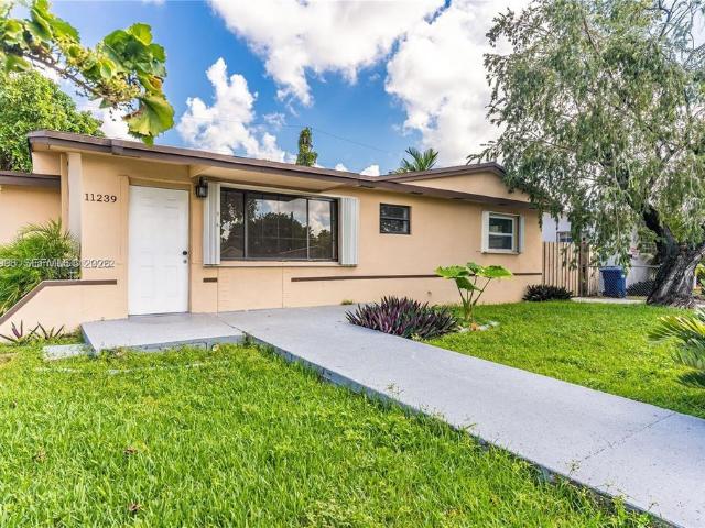 Luxury Villa for rent in Sweetwater, Florida