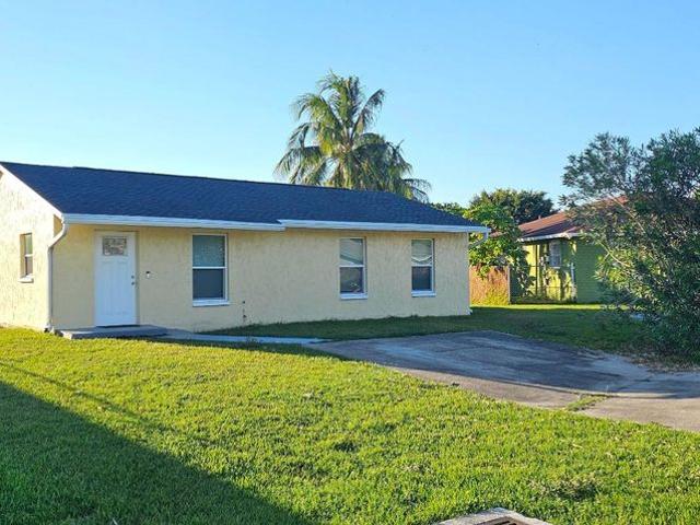Luxury Villa for rent in Pahokee, Florida