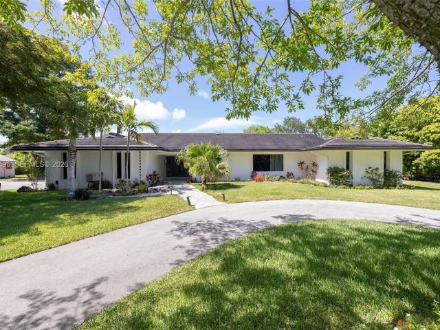 Luxury Villa for rent in Palmetto Bay, Florida
