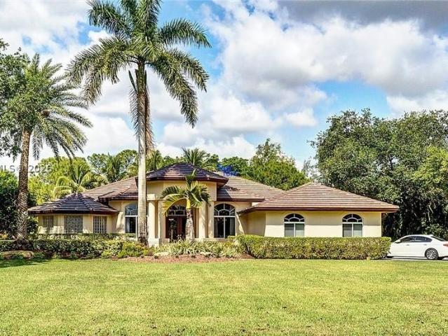 Luxury Villa for rent in Parkland, Florida