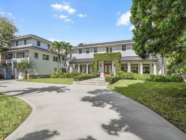Luxury Villa for rent in Pinecrest, Florida