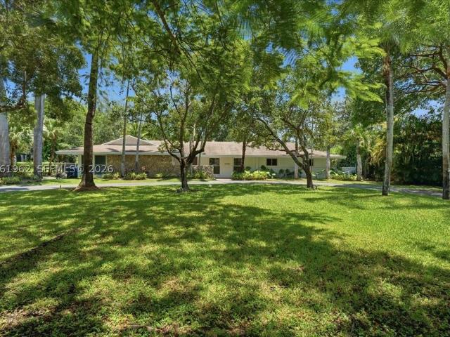 Luxury Villa for rent in Pinecrest, Florida